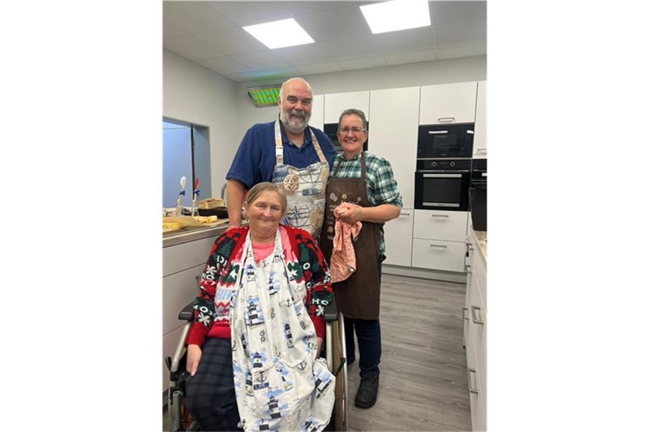 Plätzchen, Spaß und Gemeinschaft: So läuft die Weihnachtsbäckerei in Norden